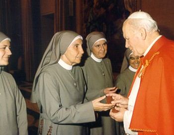 Fallece la Madre Velarde, fundadora de las Hijas de Santa María del ...